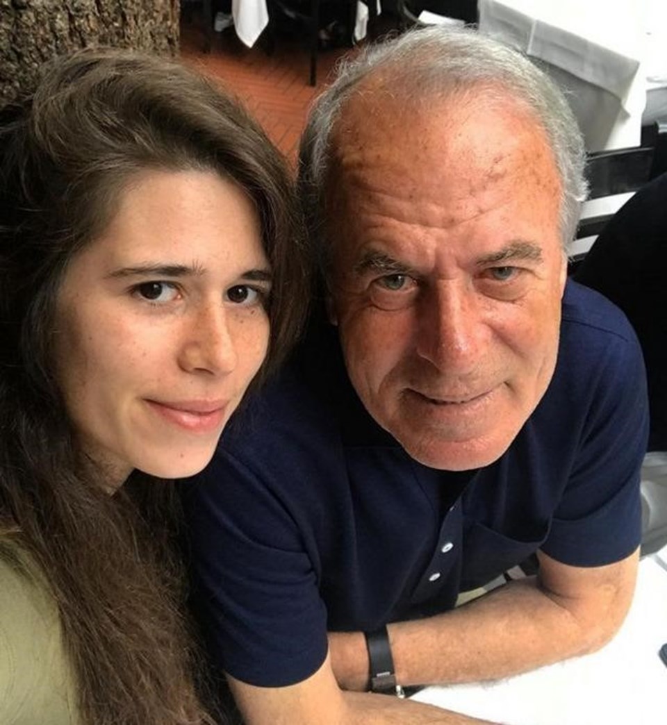 CHP'nin Çeşme adayı Mustafa Denizli'nin kızı Lal Denizli oldu CHP'nin Çeşme adayı Mustafa Denizli'nin kızı Lal Denizli oldu