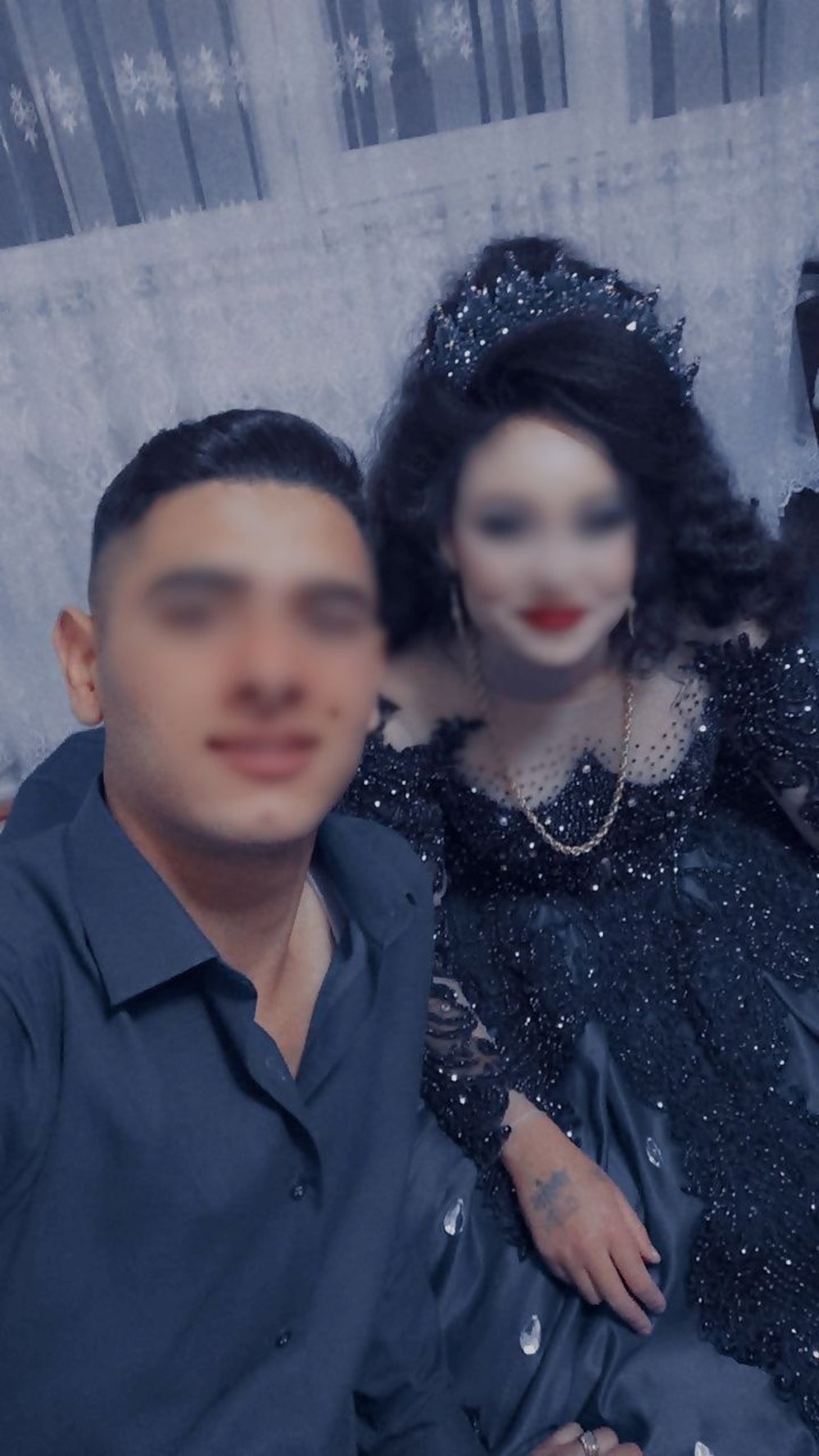 Ailelerinin onayıyla evlendirilen 17 yaşındaki çiftin düğünü karakolda ... Ailelerinin onayıyla evlendirilen 17 yaşındaki çiftin düğünü karakolda ...