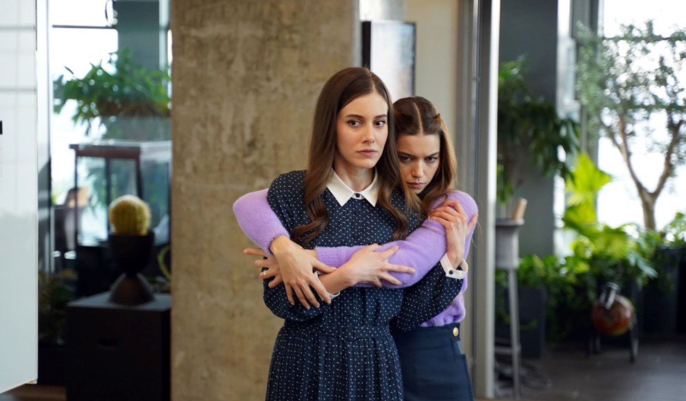 Yalı Çapkını'nda Seyran Ferit'i öptü! 'Bu hikayede yanan Pelin ve Yusuf ...