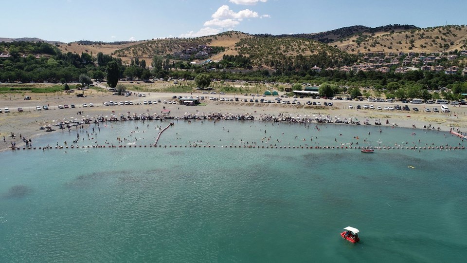 Elazığ'daki Hazar Gölü Doğu'daki tatilcilerin gözdesi - 1 | NTV