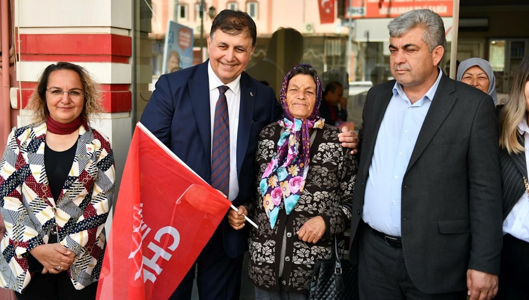 Cemil Tugay'dan esnaf ziyareti - Son Dakika Türkiye Haberleri | NTV Haber