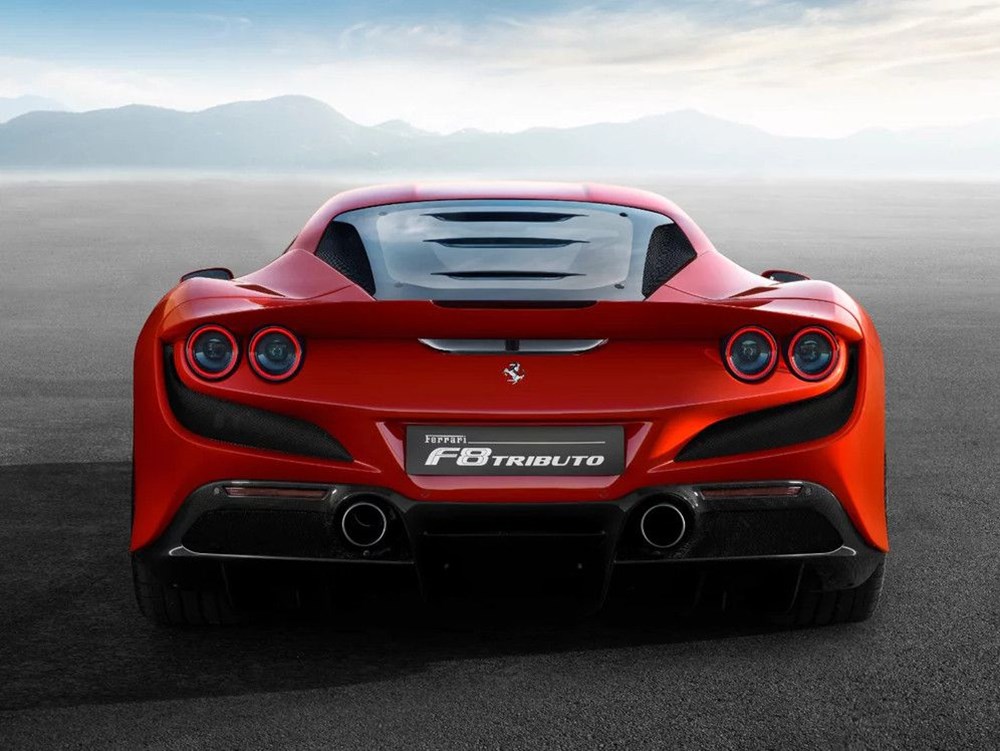 Ferrari’den 720 HP’lik F8 Tributo sürprizi