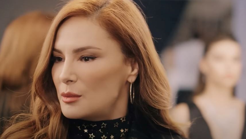 Mine Tugay Defne rolüyle Yalı Çapkını'nda: Mine Tugay kimdir, kaç ...