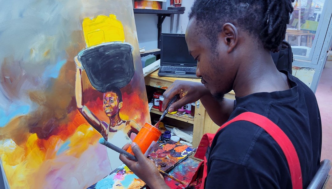 Uganda’da ressam Ivan Mubiru yoksul mahallelerin çocuklarını resmediyor ...