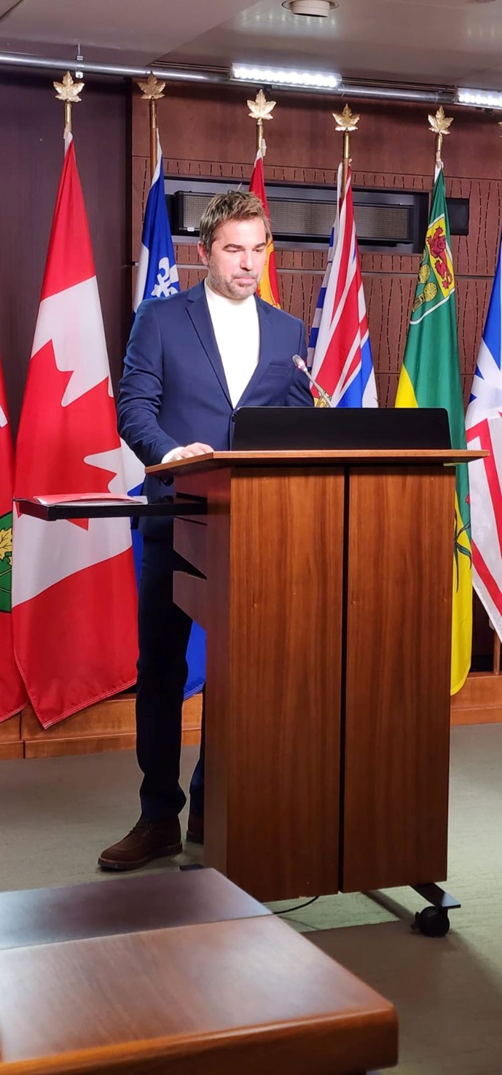 Çöp Adam'ın Tamer'i Engin Altan Düzyatan Kanada'da - Son Dakika Magazin ...