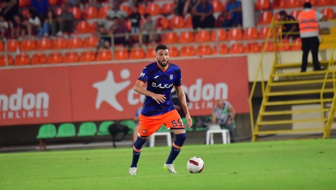 Başakşehir, Ahmet Touba'nın kiralandığını duyurdu - Son Dakika Spor ...