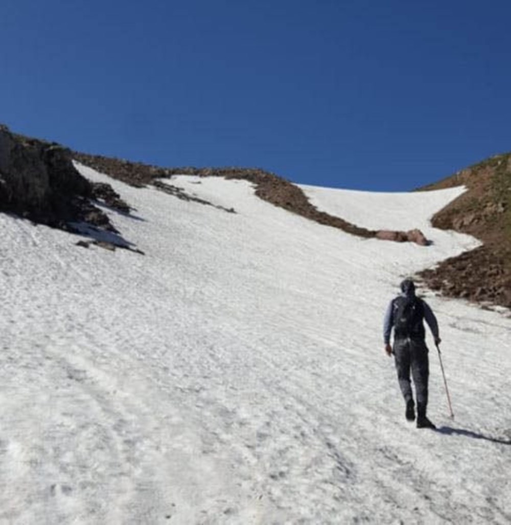 Bingöllü dağcılardan, Gerindal Krater Gölü'ne keşif yürüyüşü