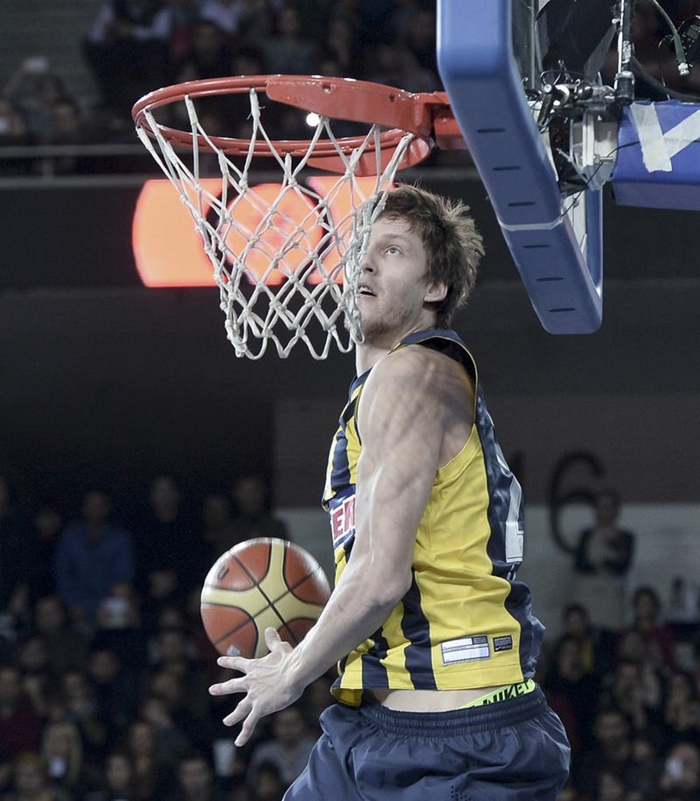 "Sony Xperia Smaç Yarışması"nın galibi Kenneth Gabriel oldu - Son ...