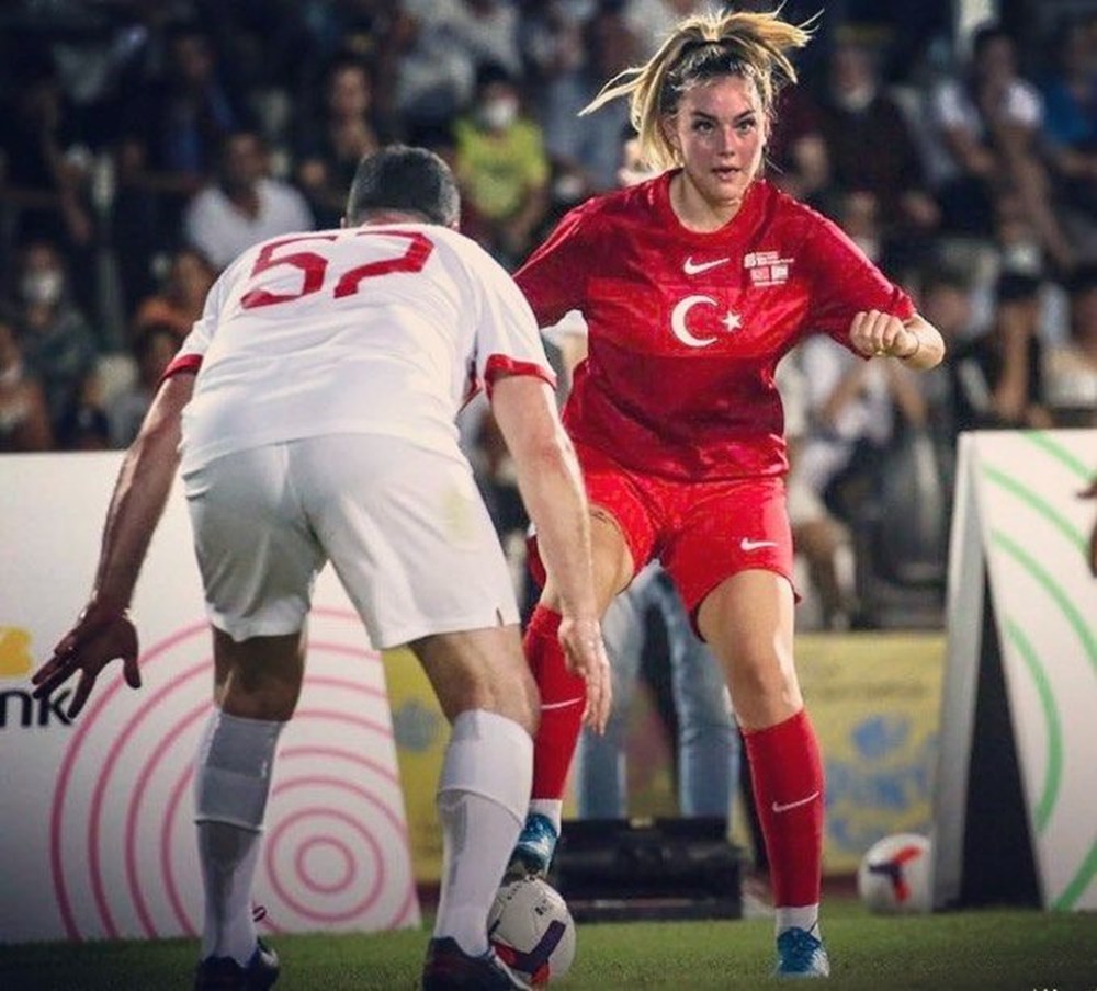 Fenerbahçe hayali gerçekleşmeyen Aycan Yanaç yeniden Survivor'a gidiyor ...