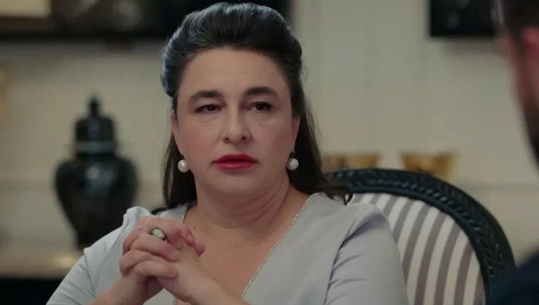 Esra Dermancıoğlu takipçilerini geçmişe götürdü: Çok güzeliz - Son ...