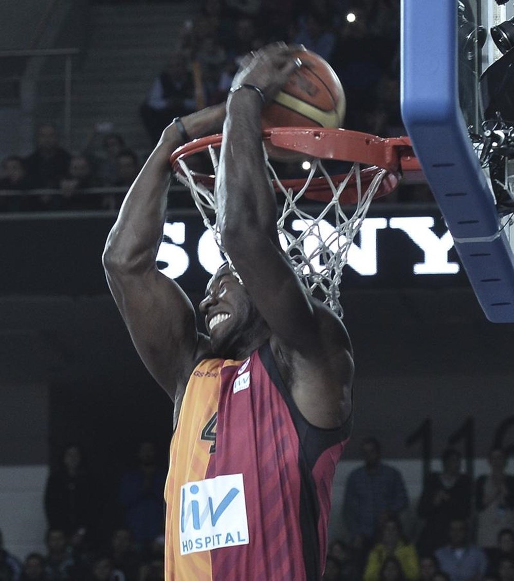 "Sony Xperia Smaç Yarışması"nın galibi Kenneth Gabriel oldu - Son ...