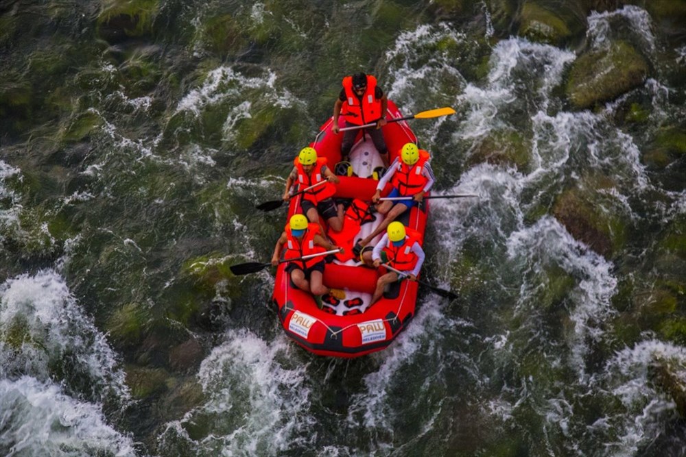 Elazığ'da Murat Nehri'nde rafting heyecanı